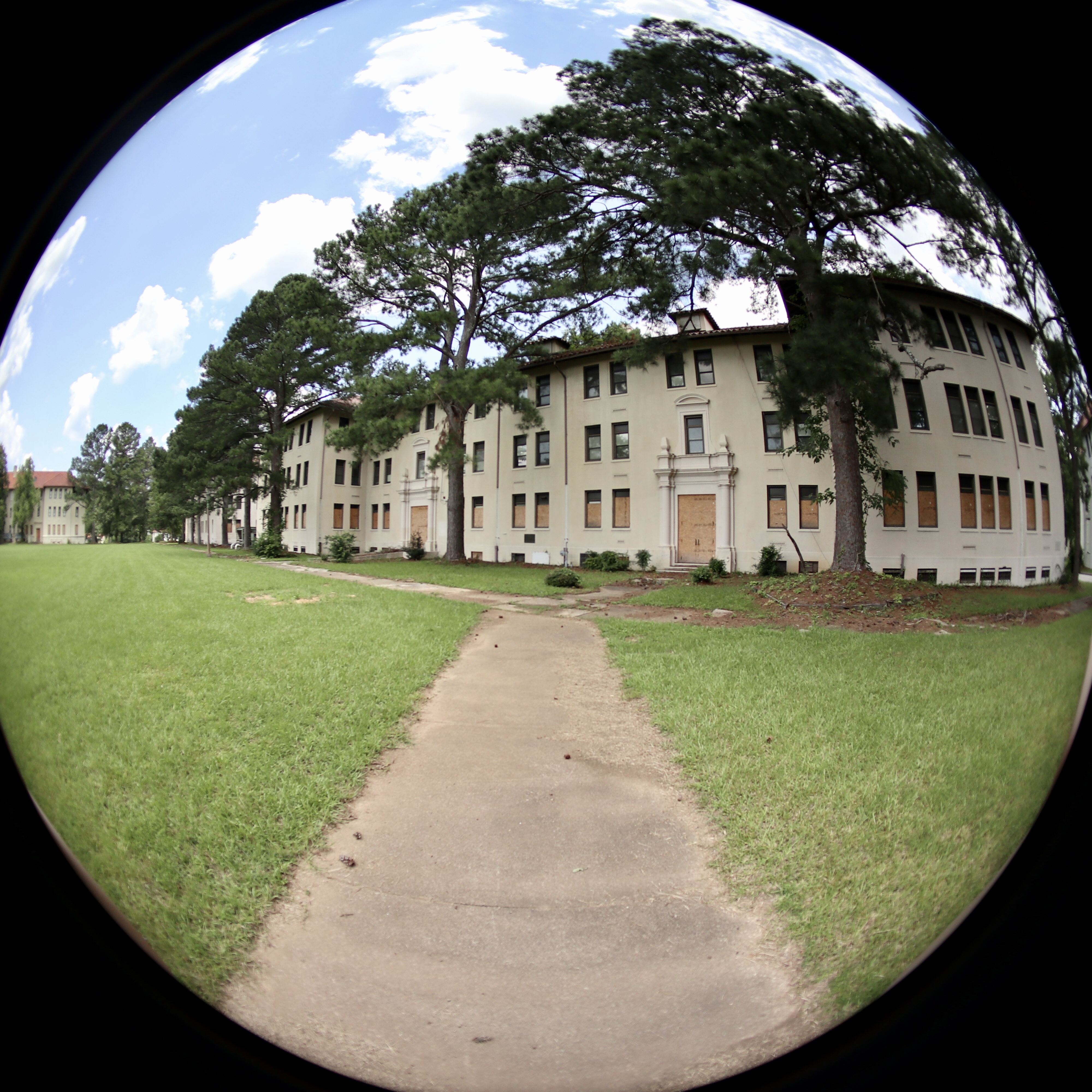 (Fisheye) Fort McClellan Army Barracks – DEEP SOUTH URBEX