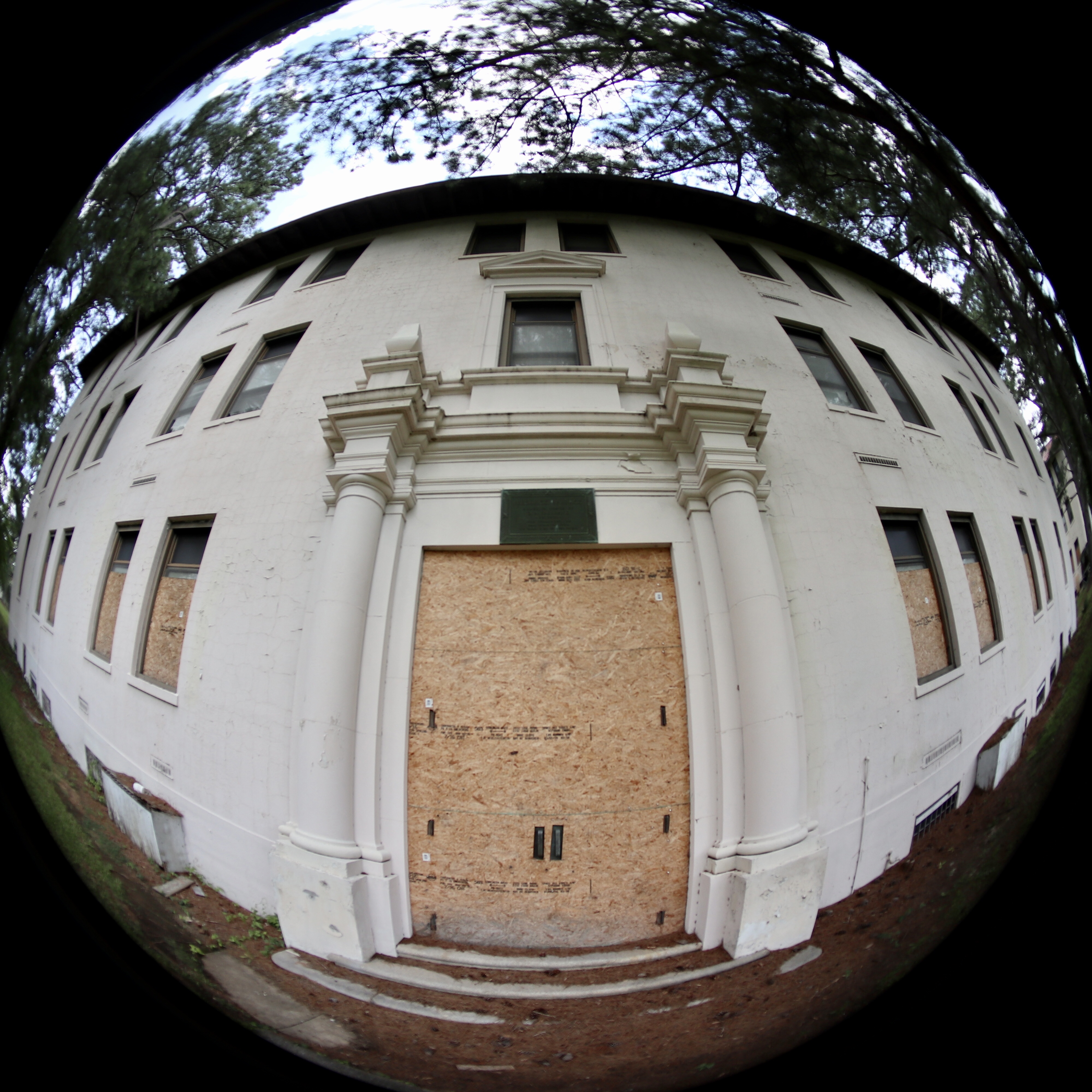 (Fisheye) Fort McClellan Army Barracks – DEEP SOUTH URBEX